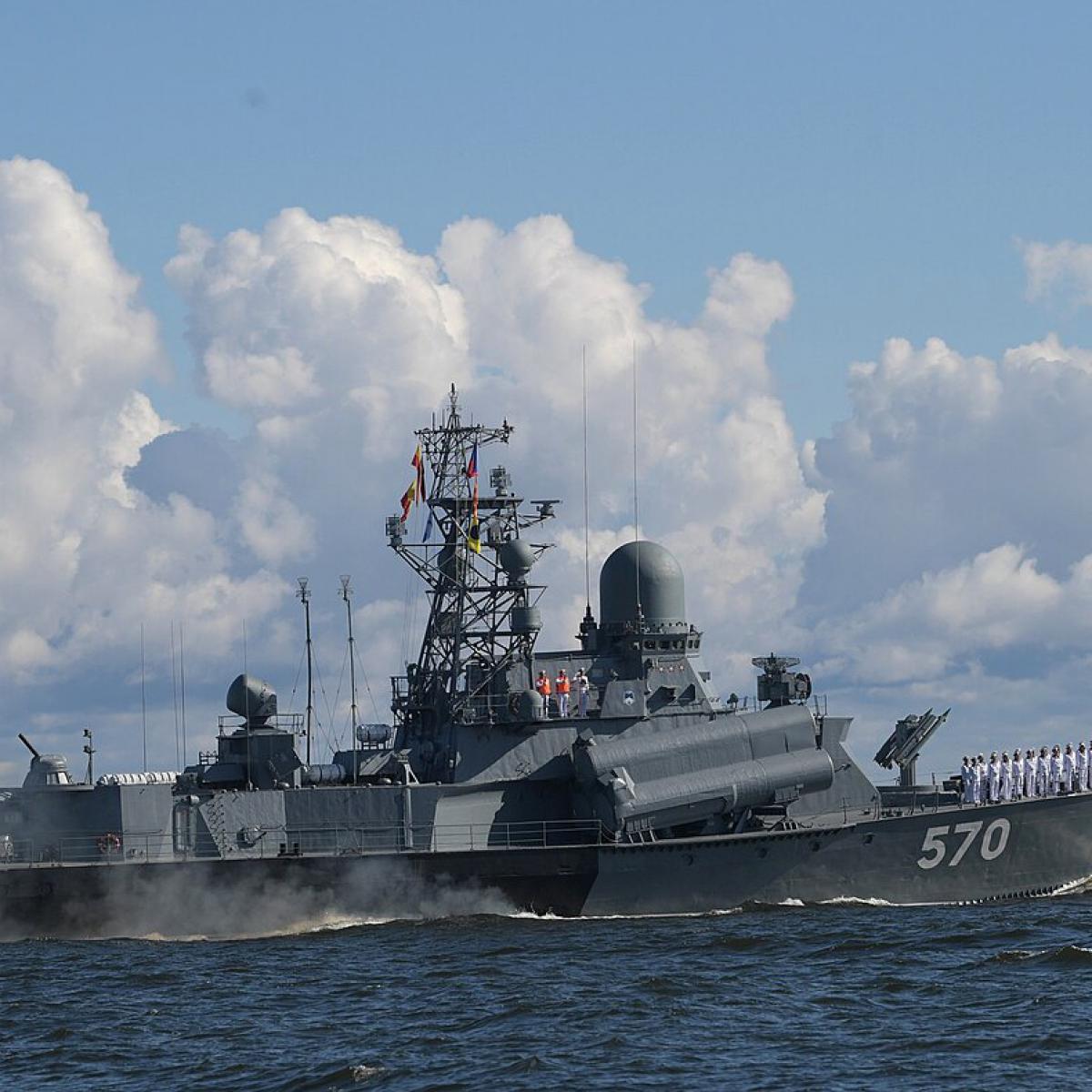 Russian ship fires signal ammunition at German helicopter over Baltic ...